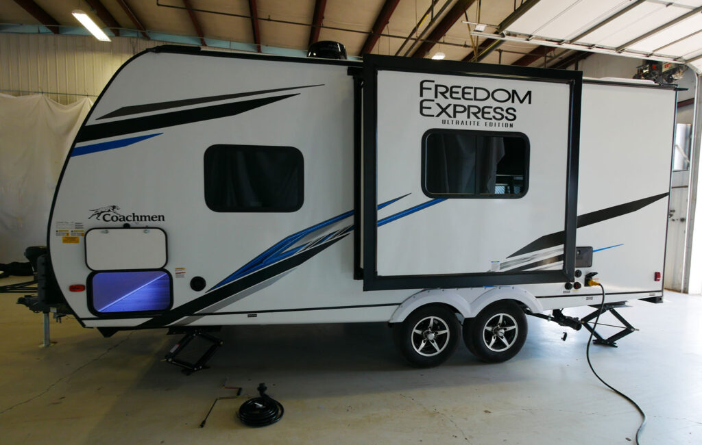 Coachmen Freedom Express Ultra Lite 192RBS Travel Trailer Review